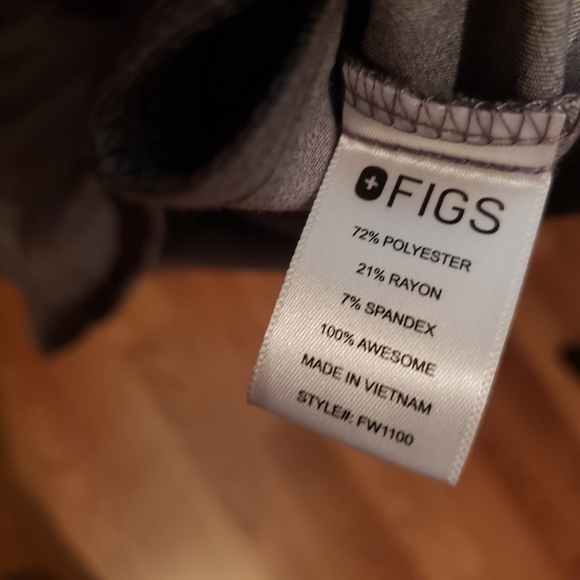 Figs | Tops | Figs Graphite Casma Yola Essential Scrub Set Size Medium ...